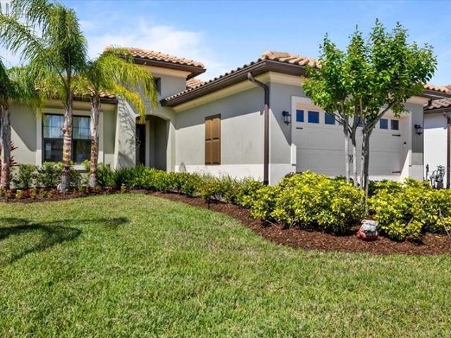 2214 5th St E, Palmetto, FL 34221