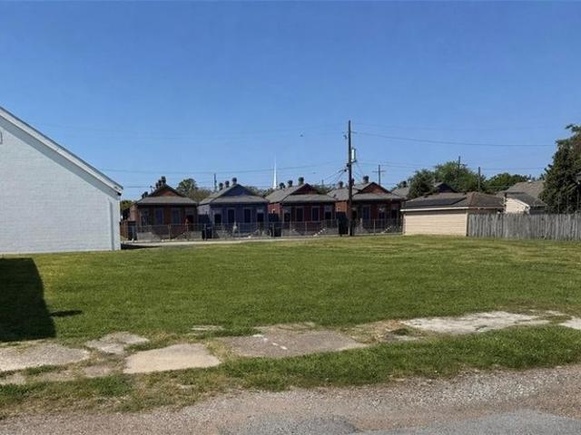 2214 7th St Lot 9, New Orleans, LA 70115