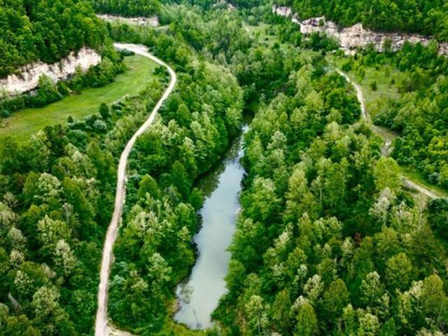 2214A State Highway 2033, Louisa, KY 41230
