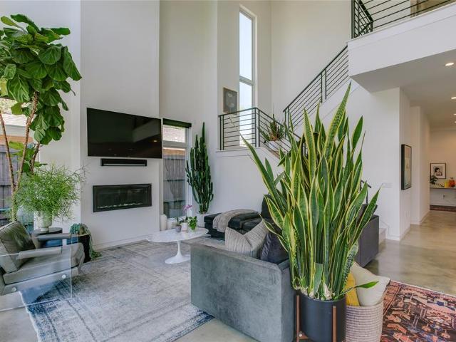 2215 Madera St, Dallas, TX 75206 | MLS #21247