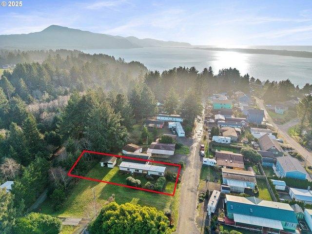 2215 Martin Ave W, Tillamook, OR 97141