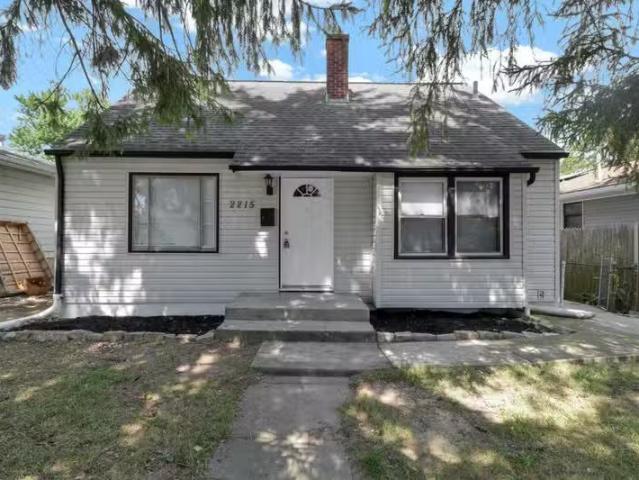 2215 MEDINA AVE, COLUMBUS, OH 43211 Single Family Residence Fo.