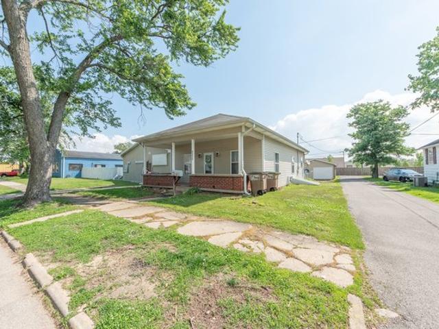 2215 N Cherry St, Columbus, IN 47201