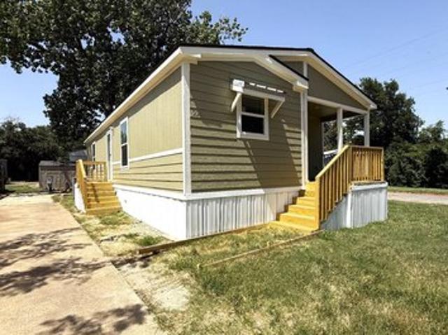 2215 Ashgrove Dr, Arlington, TX 76006
