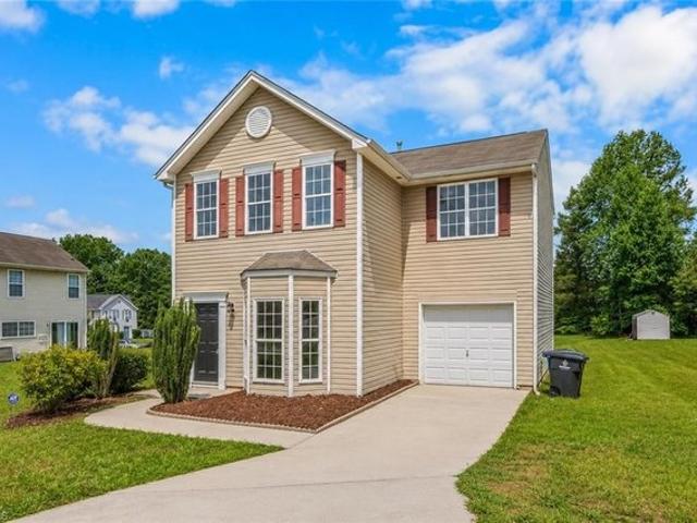 2215 Bradford Glen Cir, Winston Salem, NC 27107