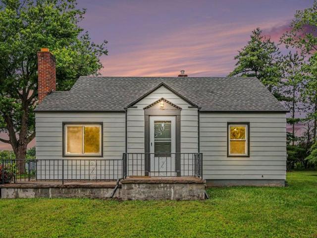 2215 Coolidge St, Lansing, MI 48906