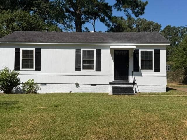 2215 Gum St, Grenada, MS 38901