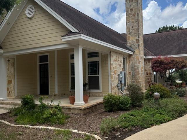 2215 Gruene Lake