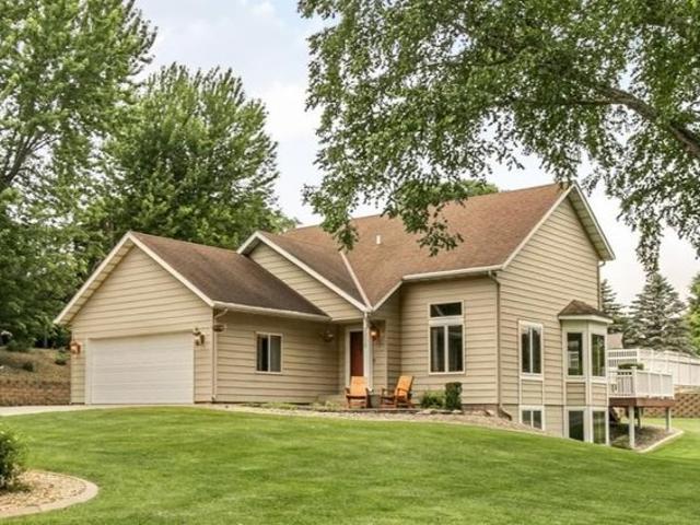 2215 Imperial Dr, Saint Cloud, MN 56301