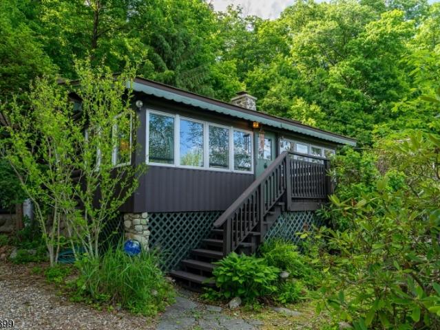 2215 Lakeside Dr