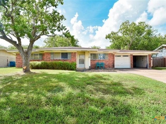 2215 Larry Dr, Port Lavaca, TX 77979