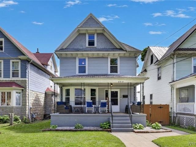 2215 Pierce Ave, Niagara Falls, NY 14301
