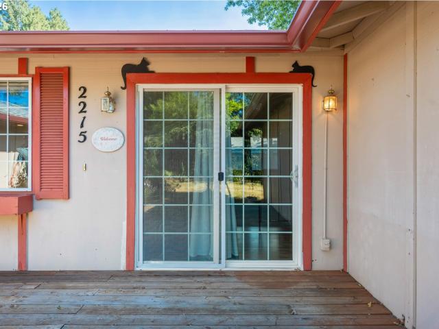 2215 princeton dr