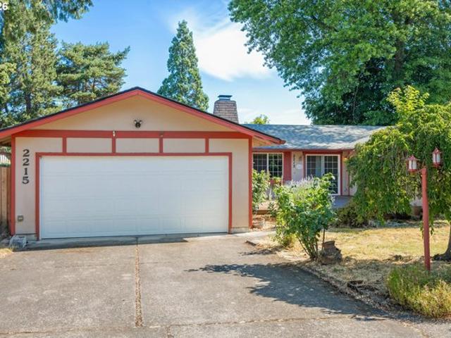 2215 Princeton Dr, Eugene, OR 97405