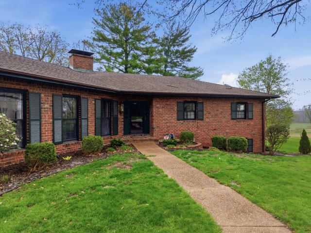 2215 s country club dr