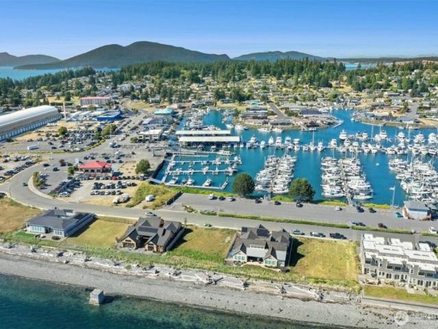 2215 Skyline Way, Anacortes, WA 98221