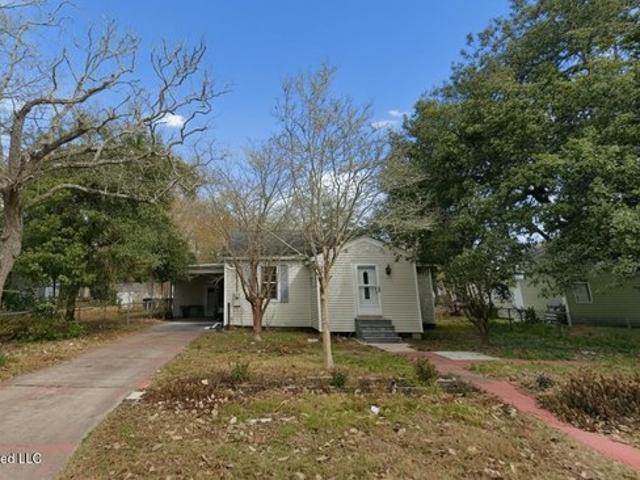 2215 Taft Ave, Pascagoula, MS 39567