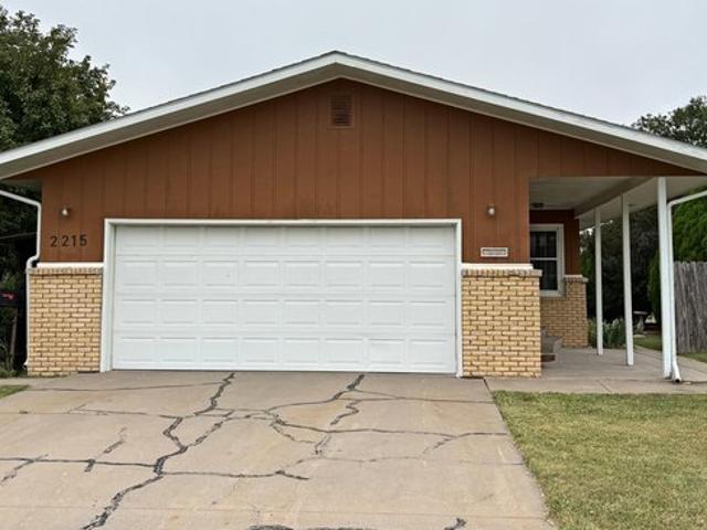 2215 Virginia Dr, Hays, KS 67601