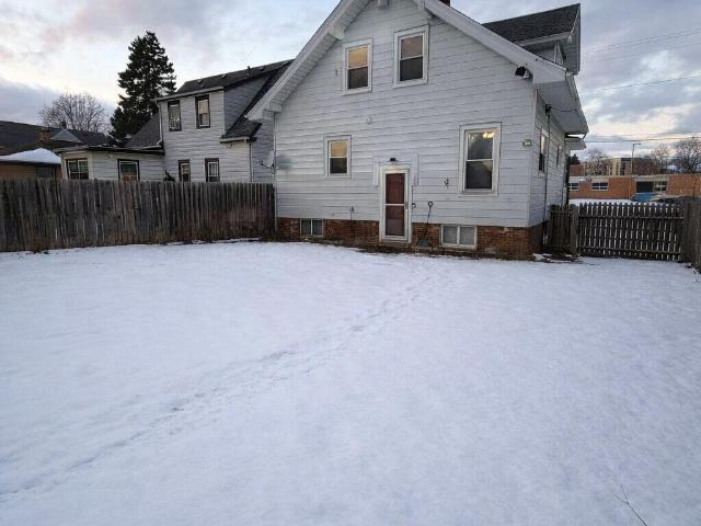2215 W High St