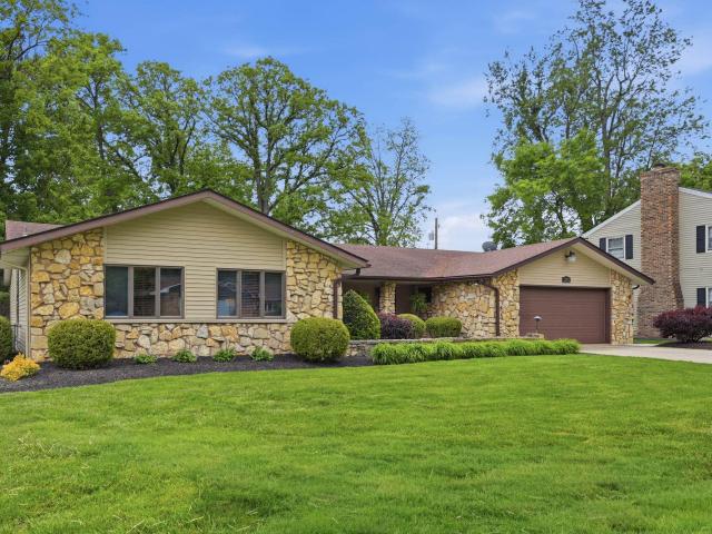 2215 W Woodmont Drive