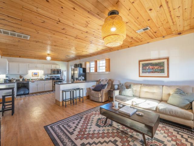 2215 Wildersville Rd