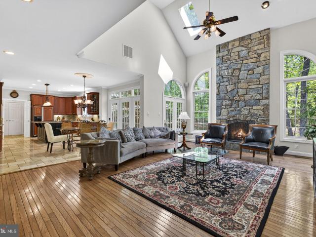 22167 Woodwinds Dr, Leesburg, VA 20175 | MLS #VALO2120