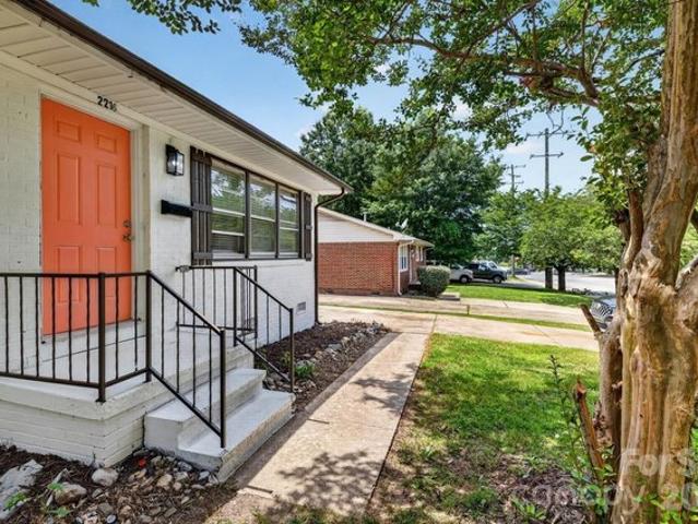 2216 Milton Rd, Charlotte, NC 28215