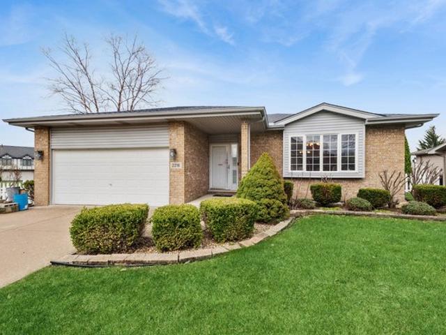 2216 Olde Mill Rd, Plainfield, IL 60586