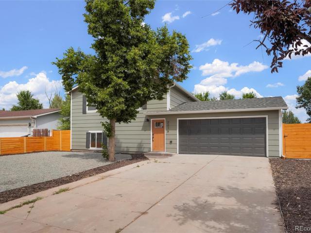 2216 Apple Avenue