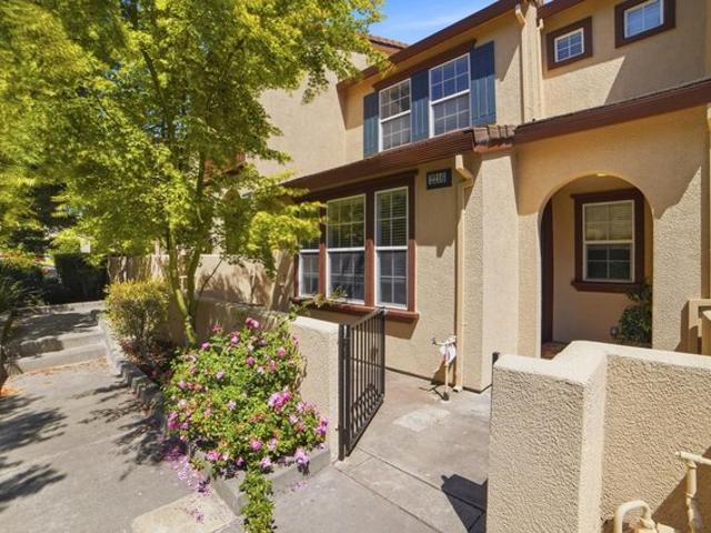 2216 Bell Flower Ln, Santa Rosa, CA 95404