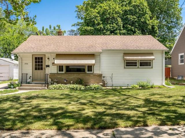 2216 Colorado Ave, Rockford, IL 61108