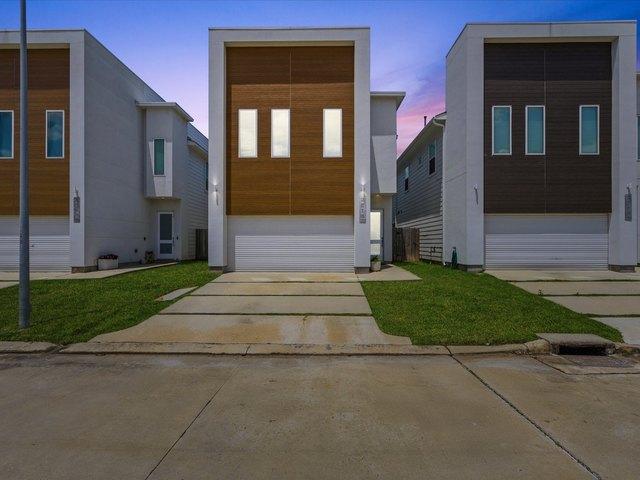 2216 Cortijo Pl, Houston, TX 77091