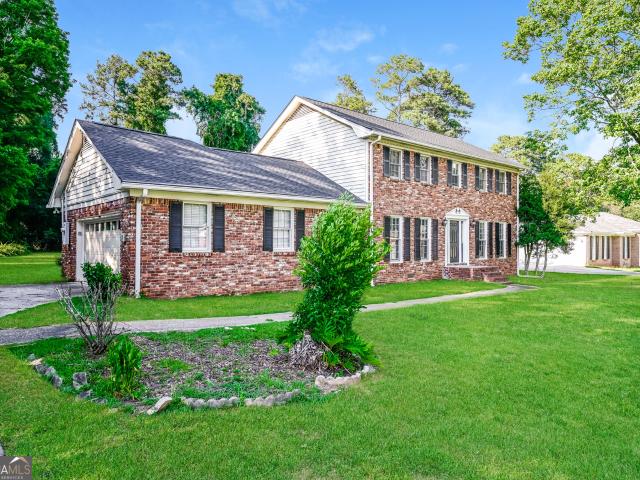 2216 Country Club Drive SE