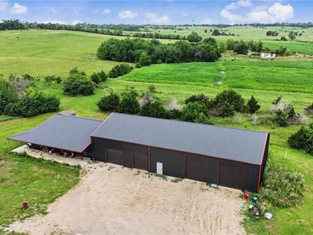 2216 Eisenhower Rd, Ottawa, KS 66067