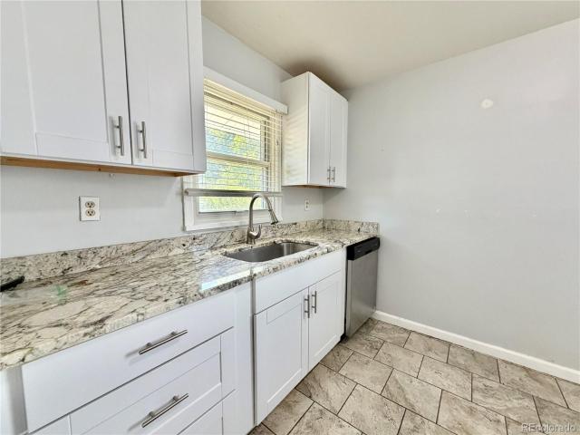 2216 Elmira St