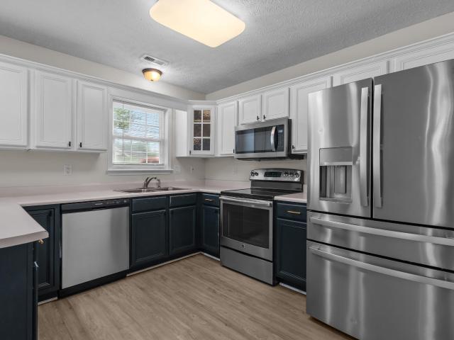 2216 Kirkland Dr