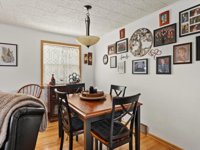 2216 La Follette Ave, Unit 2216A