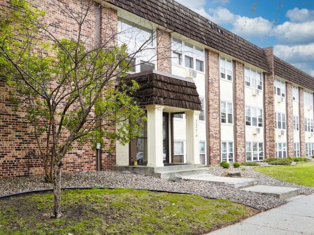 2216 Pleasant Ave, Unit 108, Minneapolis, MN 55404 | MLS #7098