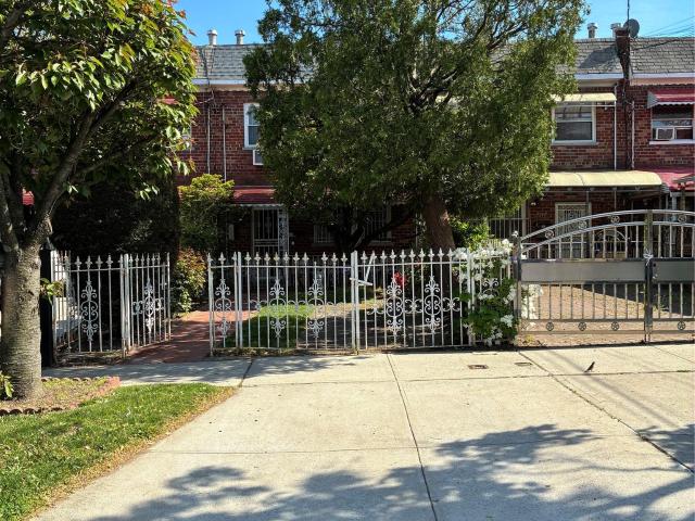 2216 Seward Avenue