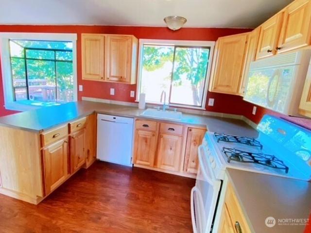 2216 th Street SE