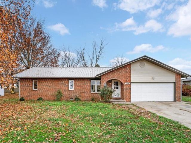 2216 W Austin St, Bolivar, MO 65613