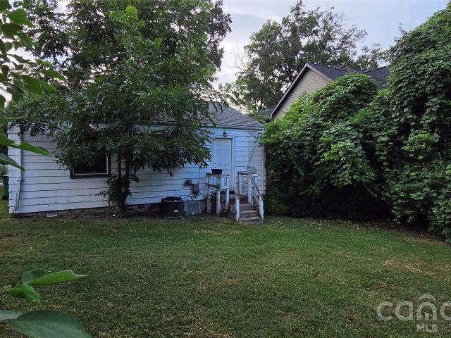 2216 Yadkin Avenue