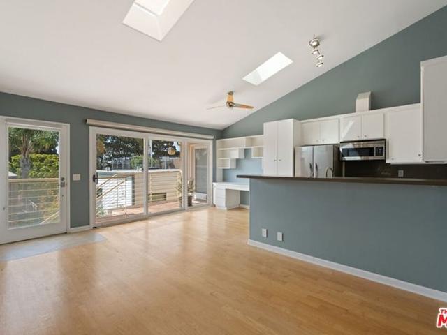 2216 4th St Apt 7, Santa Monica, CA 90405