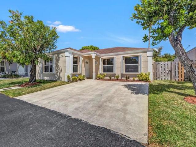 22173 SW 98th Pl, Cutler Bay, FL 33190