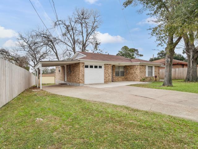 2217 Old Chappell Hill Rd, Brenham, TX 77833 | MLS #55278