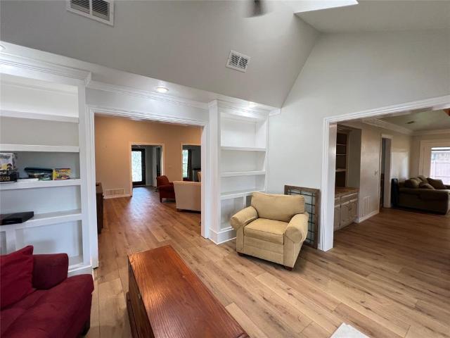 2217 Argyle Circle
