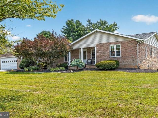 2217 Cherokee Dr, Westminster, MD 21157