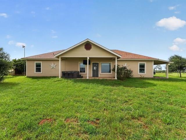 2217 County Road 412, Stockdale, TX 78160