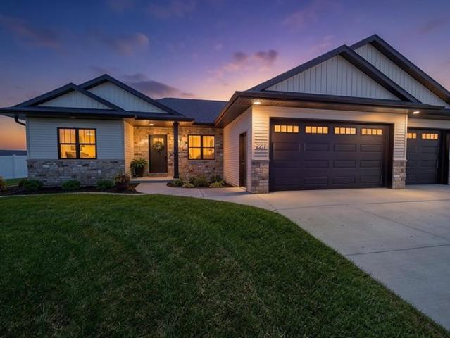 2217 Fox Point Ct, De Pere, WI 54115