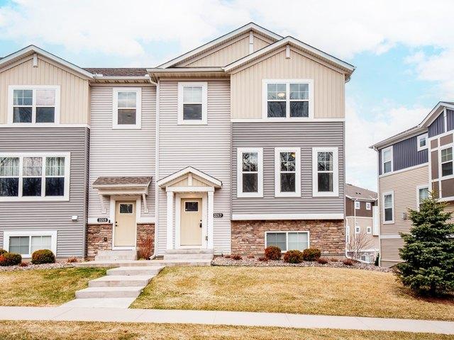 2217 Gateway Hill Rd N, North Saint Paul, MN 55109